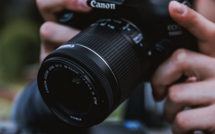 Cumpără un aparat foto DSLR la reducere - TechCafe